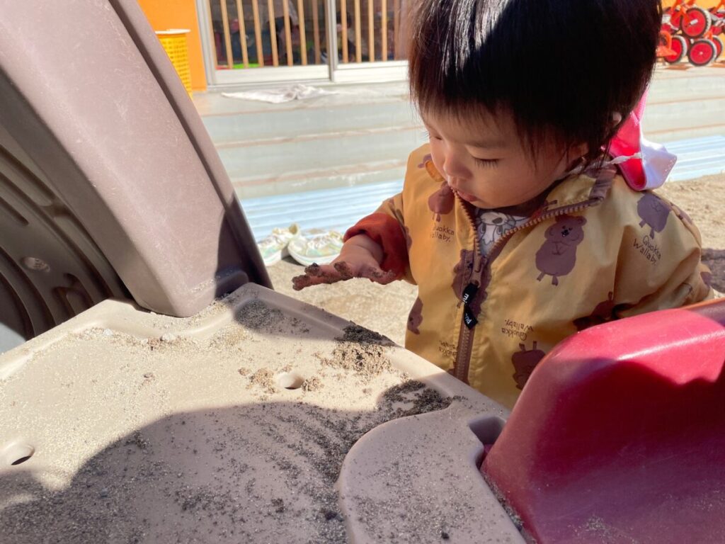 ザラザラ～！！！ | やまばと保育園